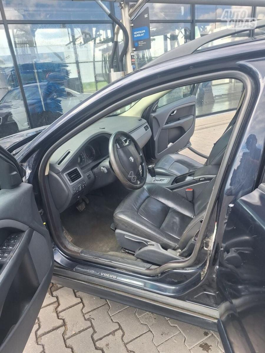 Volvo V70 2008 Viļņa, ar dzinēja tilpumu 2.50 L un nobraukumu 400 tūkst. km par 1700 €, foto 12 vietnē AUTOMOTO.COM.LV