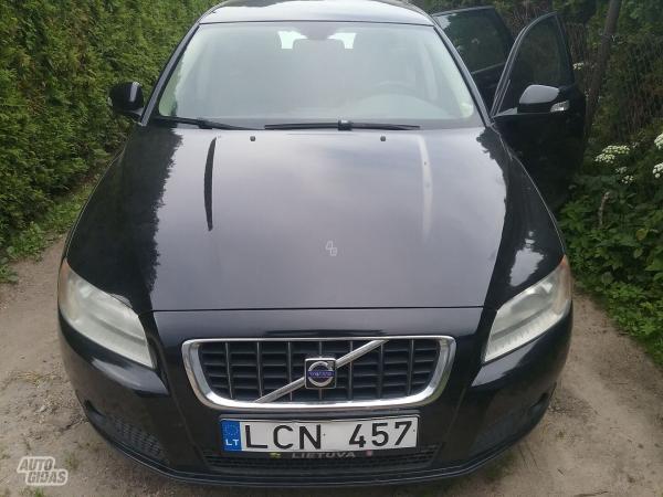 Volvo V70 2008 in Vilnius, with an engine capacity of 2.40 L and mileage of 286 thousand km for 1700 €, photo 1 on AUTOMOTO.COM.LV