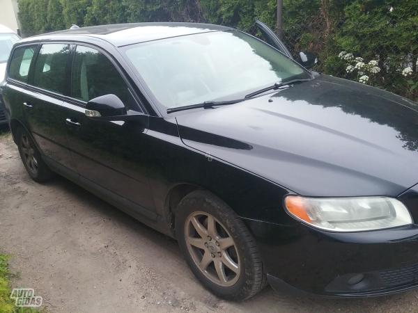 Volvo V70 2008 in Vilnius, with an engine capacity of 2.40 L and mileage of 286 thousand km for 1700 €, photo 2 on AUTOMOTO.COM.LV