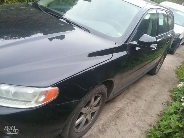 Volvo V70 2008 in Vilnius, with an engine capacity of 2.40 L and mileage of 286 thousand km for 1700 €, photo 3 on AUTOMOTO.COM.LV