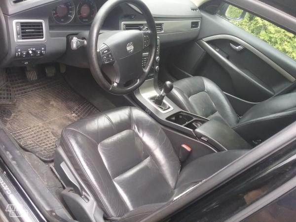 Volvo V70 2008 in Vilnius, with an engine capacity of 2.40 L and mileage of 286 thousand km for 1700 €, photo 8 on AUTOMOTO.COM.LV