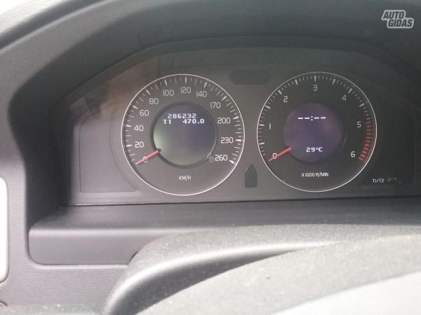 Volvo V70 2008 in Vilnius, with an engine capacity of 2.40 L and mileage of 286 thousand km for 1700 €, photo 9 on AUTOMOTO.COM.LV