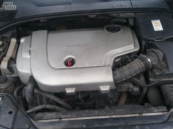 Volvo V70 2008 in Vilnius, with an engine capacity of 2.40 L and mileage of 286 thousand km for 1700 €, photo 10 on AUTOMOTO.COM.LV