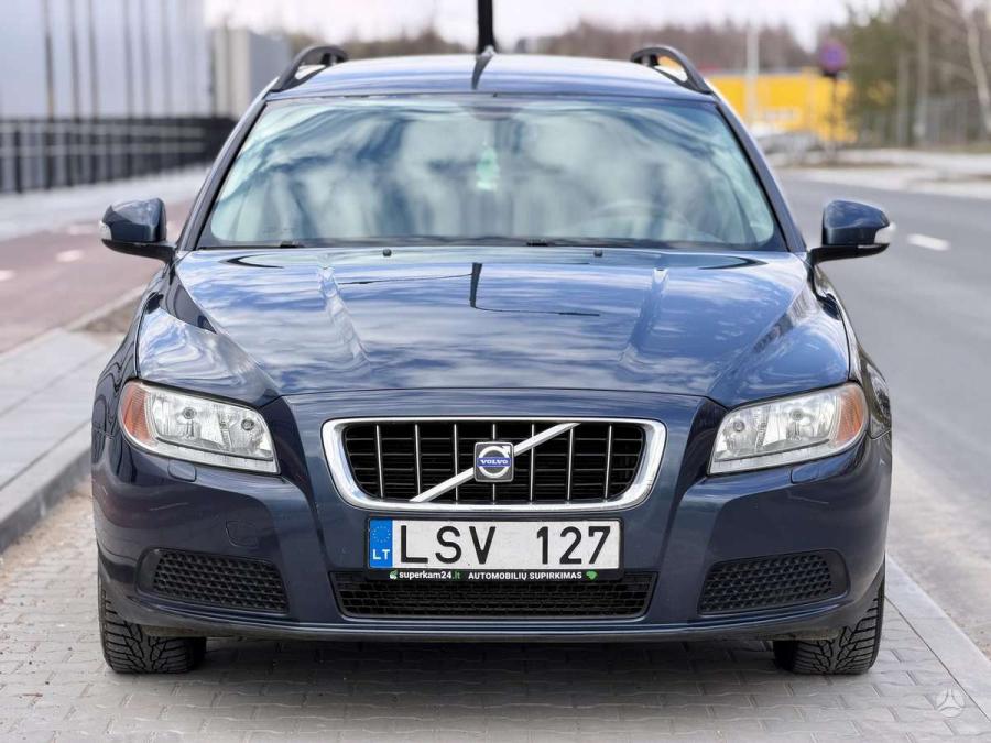 Volvo V70 2008 in Vilnius, with an engine capacity of 2.00 L and mileage of 350 thousand km for 2650 €, photo 5 on AUTOMOTO.COM.LV
