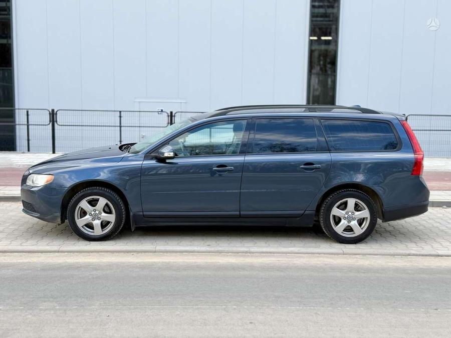 Volvo V70 2008 in Vilnius, with an engine capacity of 2.00 L and mileage of 350 thousand km for 2650 €, photo 12 on AUTOMOTO.COM.LV