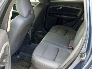 Volvo V70 2008 in Vilnius, with an engine capacity of 2.00 L and mileage of 350 thousand km for 2650 €, photo 33 on AUTOMOTO.COM.LV