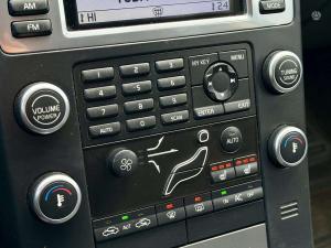 Volvo V70 2008 in Vilnius, with an engine capacity of 2.00 L and mileage of 350 thousand km for 2650 €, photo 40 on AUTOMOTO.COM.LV