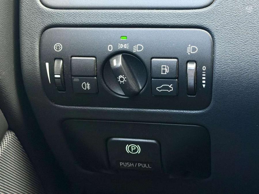 Volvo V70 2008 in Vilnius, with an engine capacity of 2.00 L and mileage of 350 thousand km for 2650 €, photo 45 on AUTOMOTO.COM.LV