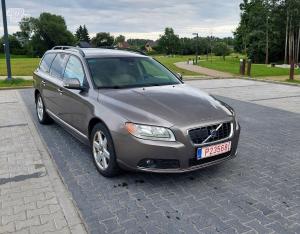 Volvo V70 2008 in Jurbarkas, with an engine capacity of 2.40 L and mileage of 344 thousand km for 1900 €, photo 5 on AUTOMOTO.COM.LV