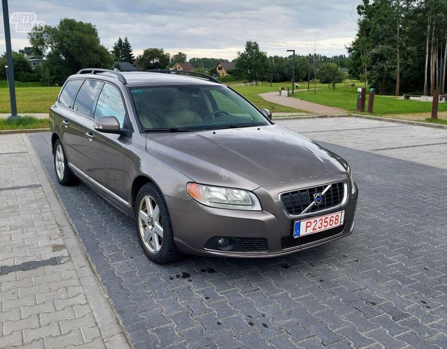 Volvo V70 2008 in Jurbarkas, with an engine capacity of 2.40 L and mileage of 344 thousand km for 1900 €, photo 5 on AUTOMOTO.COM.LV
