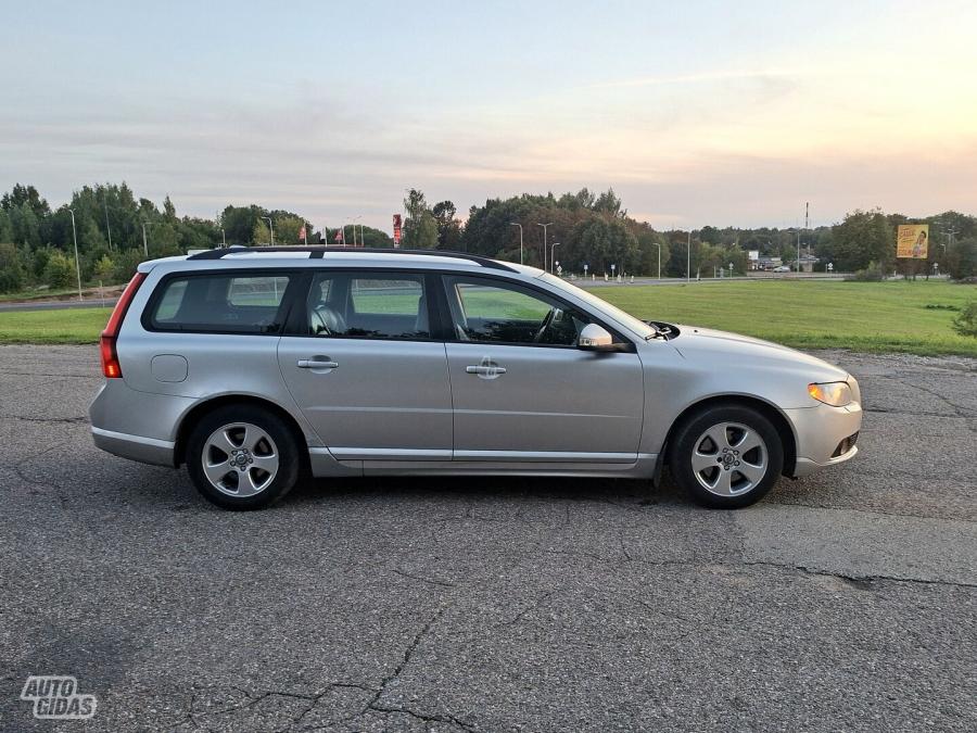Volvo V70 2008 in Siauliai, with an engine capacity of 2.40 L and mileage of 0 thousand km for 2950 €, photo 7 on AUTOMOTO.COM.LV