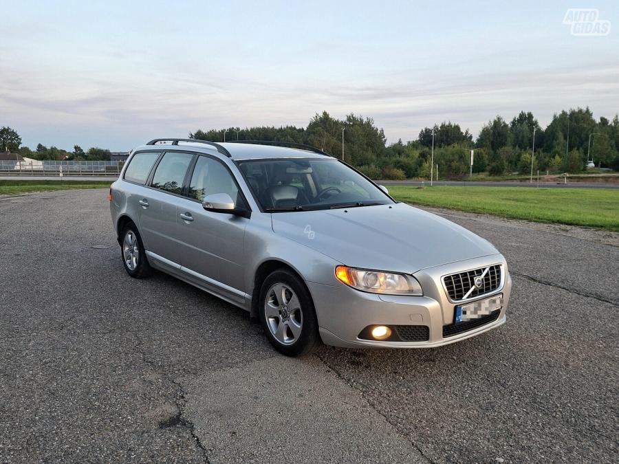 Volvo V70 2008 in Siauliai, with an engine capacity of 2.40 L and mileage of 0 thousand km for 2950 €, photo 8 on AUTOMOTO.COM.LV