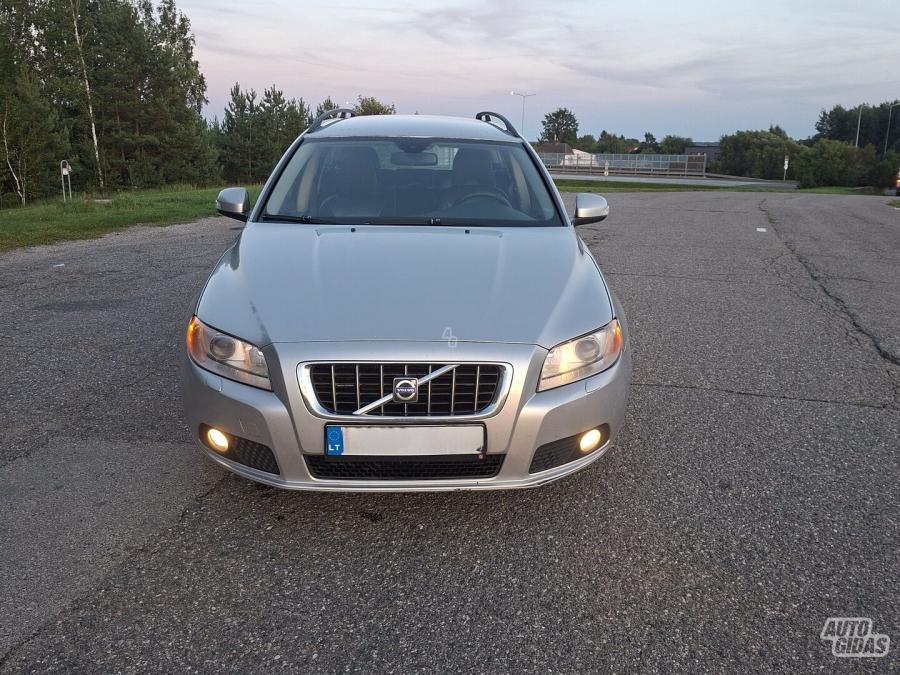 Volvo V70 2008 in Siauliai, with an engine capacity of 2.40 L and mileage of 0 thousand km for 2950 €, photo 9 on AUTOMOTO.COM.LV