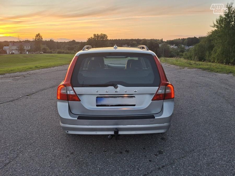 Volvo V70 2008 Šauļi, ar dzinēja tilpumu 2.40 L un nobraukumu 0 tūkst. km par 2850 €, foto 4 vietnē AUTOMOTO.COM.LV