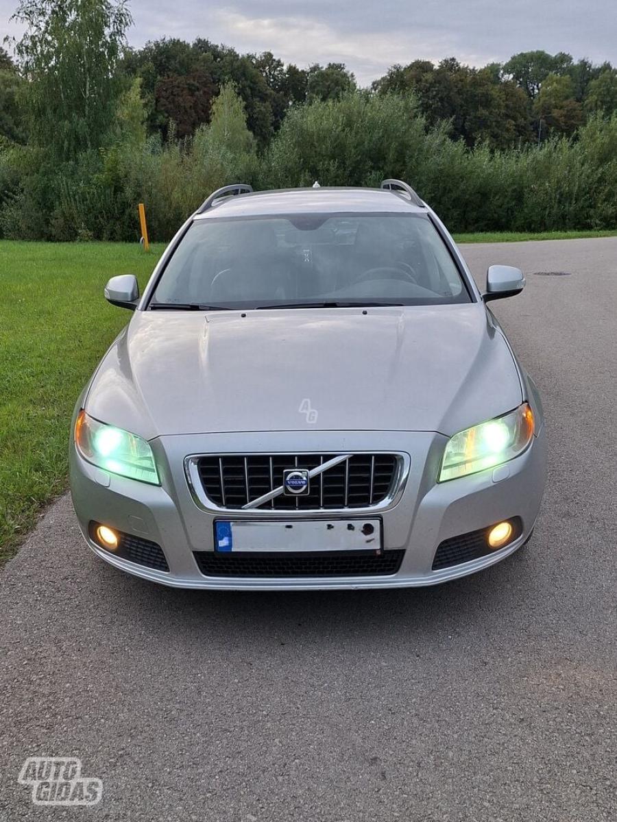 Volvo V70 2008 Šauļi, ar dzinēja tilpumu 2.40 L un nobraukumu 0 tūkst. km par 2800 €, foto 10 vietnē AUTOMOTO.COM.LV