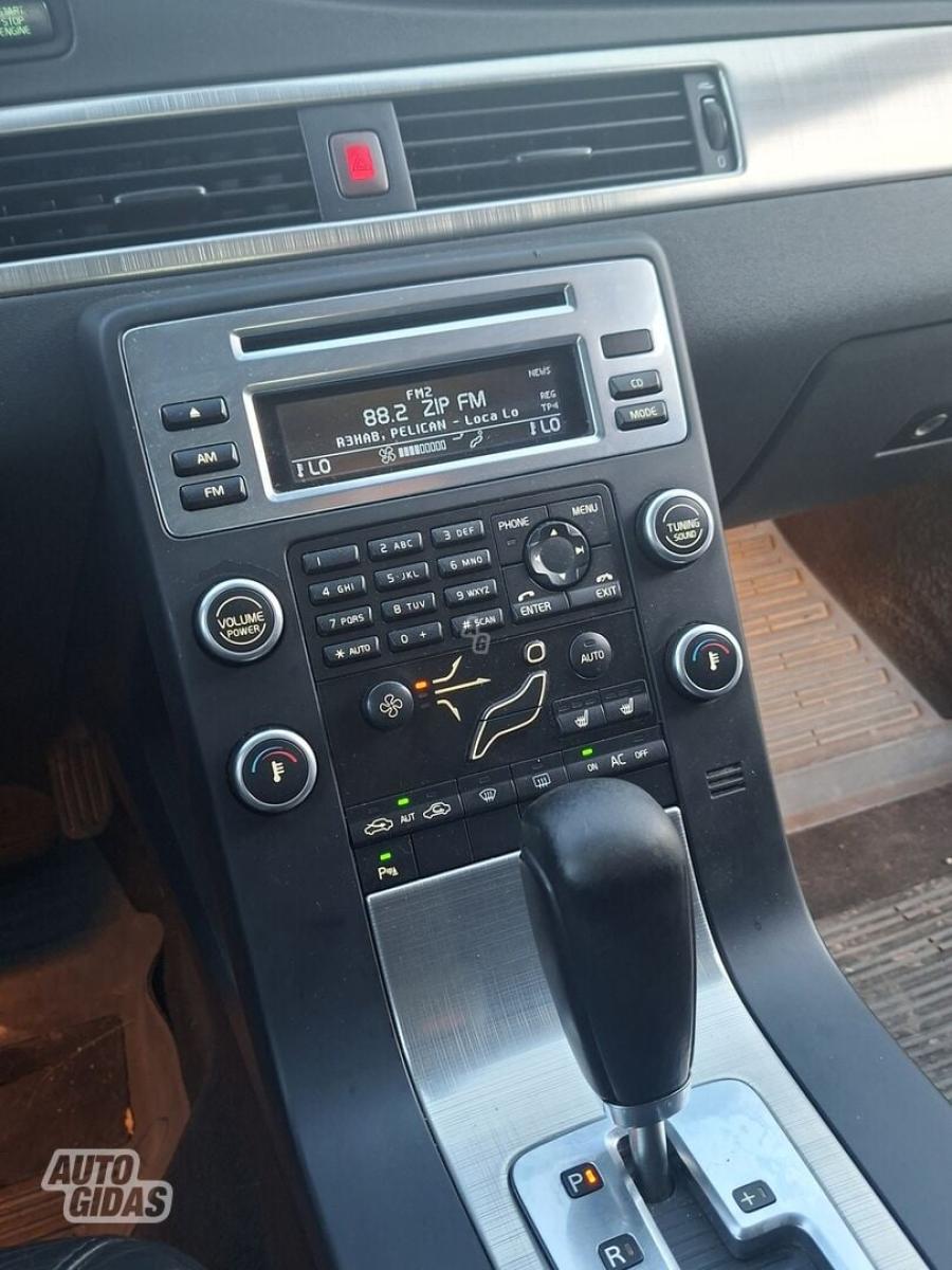 Volvo V70 2008 Šauļi, ar dzinēja tilpumu 2.40 L un nobraukumu 0 tūkst. km par 2800 €, foto 16 vietnē AUTOMOTO.COM.LV