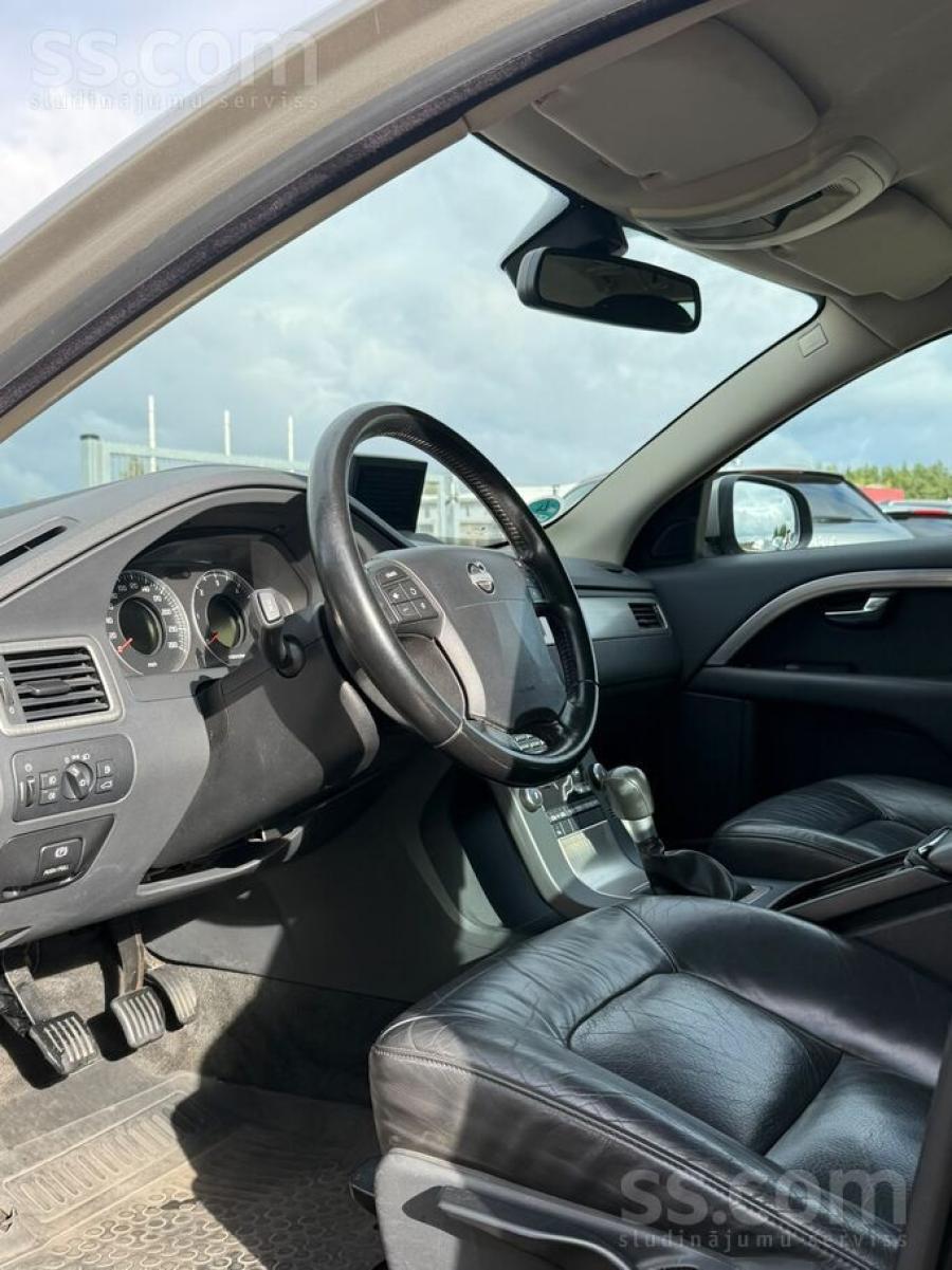 Volvo V70 2008 in Riga, with an engine capacity of 2.40 L and mileage of 336 thousand km for 3890 €, photo 5 on AUTOMOTO.COM.LV
