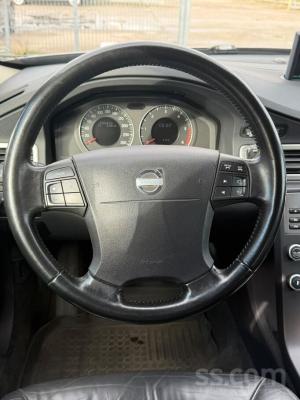Volvo V70 2008 in Riga, with an engine capacity of 2.40 L and mileage of 336 thousand km for 3890 €, photo 8 on AUTOMOTO.COM.LV