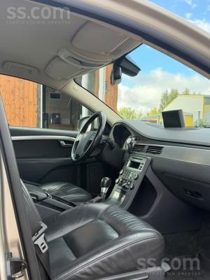 Volvo V70 2008 in Riga, with an engine capacity of 2.40 L and mileage of 336 thousand km for 3890 €, photo 13 on AUTOMOTO.COM.LV