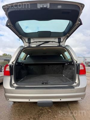 Volvo V70 2008 in Riga, with an engine capacity of 2.40 L and mileage of 336 thousand km for 3890 €, photo 17 on AUTOMOTO.COM.LV