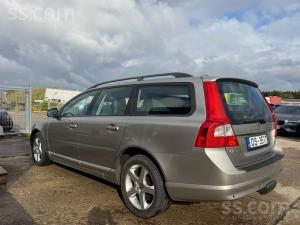 Volvo V70 2008 in Riga, with an engine capacity of 2.40 L and mileage of 336 thousand km for 3890 €, photo 19 on AUTOMOTO.COM.LV
