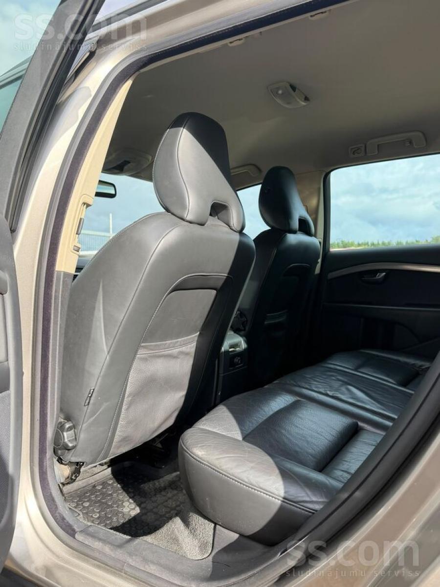 Volvo V70 2008 in Riga, with an engine capacity of 2.40 L and mileage of 336 thousand km for 3890 €, photo 20 on AUTOMOTO.COM.LV
