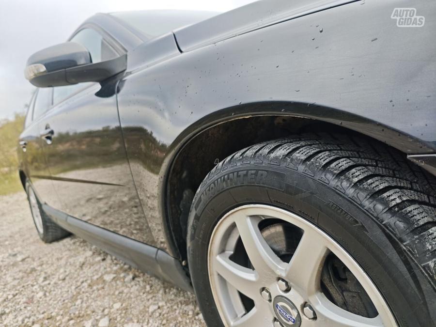 Volvo V70 2008 Viļņa, ar dzinēja tilpumu 2.40 L un nobraukumu 265 tūkst. km par 2500 €, foto 13 vietnē AUTOMOTO.COM.LV