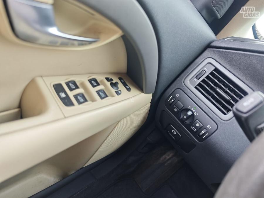 Volvo V70 2008 Viļņa, ar dzinēja tilpumu 2.40 L un nobraukumu 265 tūkst. km par 2500 €, foto 18 vietnē AUTOMOTO.COM.LV