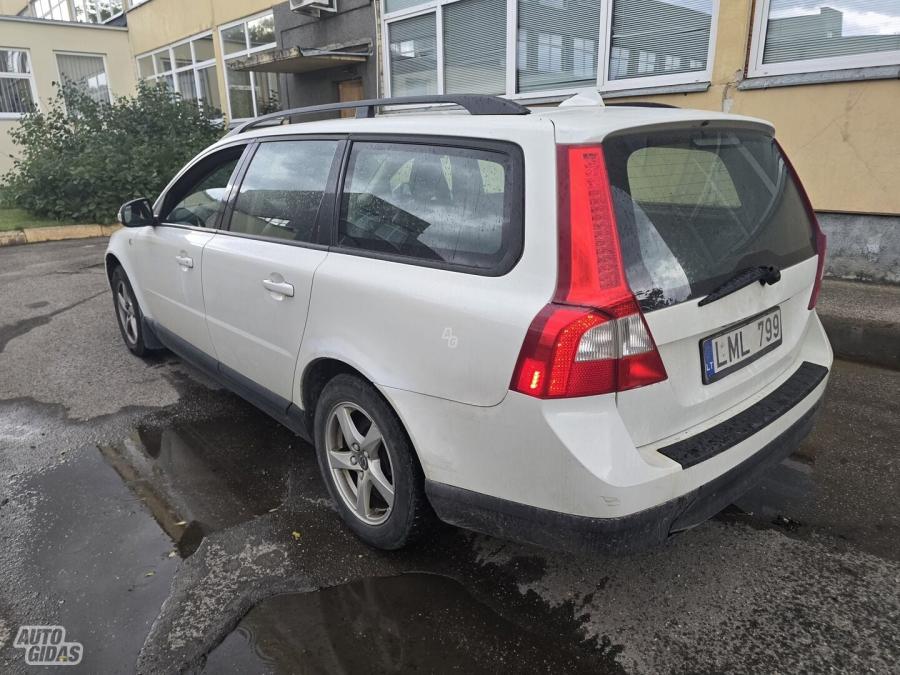 Volvo V70 2008 Šauļi, ar dzinēja tilpumu 2.00 L un nobraukumu 436 tūkst. km par 1499 €, foto 7 vietnē AUTOMOTO.COM.LV