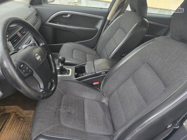 Volvo V70 2008 Šauļi vietnē Volvo V70 2008 Šauļi, ar dzinēja tilpumu 2.00 L un nobraukumu 436 tūkst. km par 1499 €, foto 10 vietnē AUTOMOTO.COM.LV