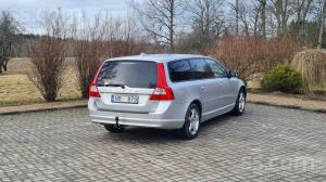 Volvo V70 2009 in Kuldiga, with an engine capacity of 2.40 L and mileage of 282 thousand km for 5500 €, photo 3 on AUTOMOTO.COM.LV