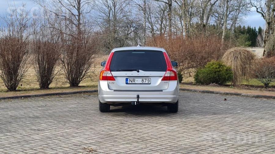 Volvo V70 2009 in Kuldiga, with an engine capacity of 2.40 L and mileage of 282 thousand km for 5500 €, photo 4 on AUTOMOTO.COM.LV