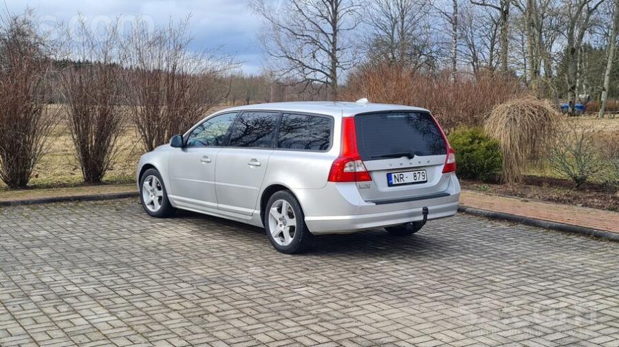 Volvo V70 2009 in Kuldiga, with an engine capacity of 2.40 L and mileage of 282 thousand km for 5500 €, photo 5 on AUTOMOTO.COM.LV