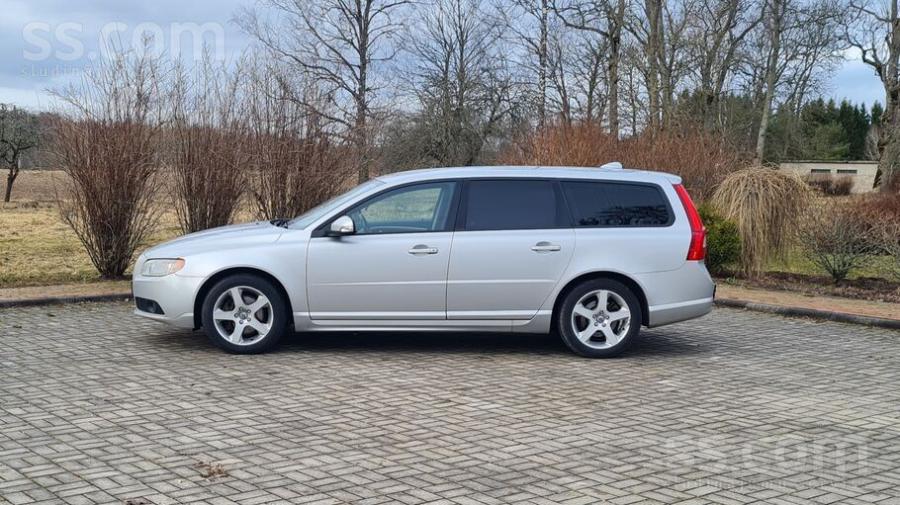 Volvo V70 2009 in Kuldiga, with an engine capacity of 2.40 L and mileage of 282 thousand km for 5500 €, photo 6 on AUTOMOTO.COM.LV
