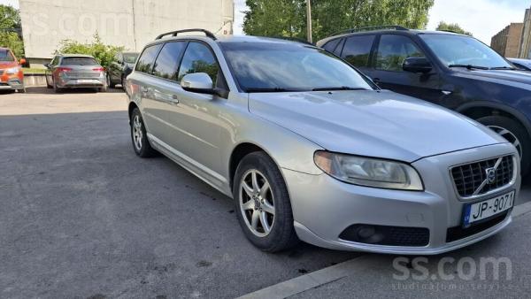 Volvo V70 2009 Jelgava, ar dzinēja tilpumu 2.40 L un nobraukumu 430 tūkst. km par 2300 €, foto 1 vietnē AUTOMOTO.COM.LV