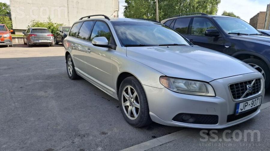 Volvo V70 2009 Jelgava, ar dzinēja tilpumu 2.40 L un nobraukumu 430 tūkst. km par 2300 €, foto 1 vietnē AUTOMOTO.COM.LV