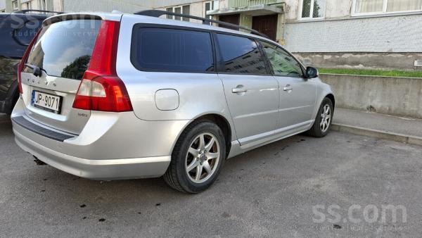 Volvo V70 2009 Jelgava, ar dzinēja tilpumu 2.40 L un nobraukumu 430 tūkst. km par 2300 €, foto 2 vietnē AUTOMOTO.COM.LV