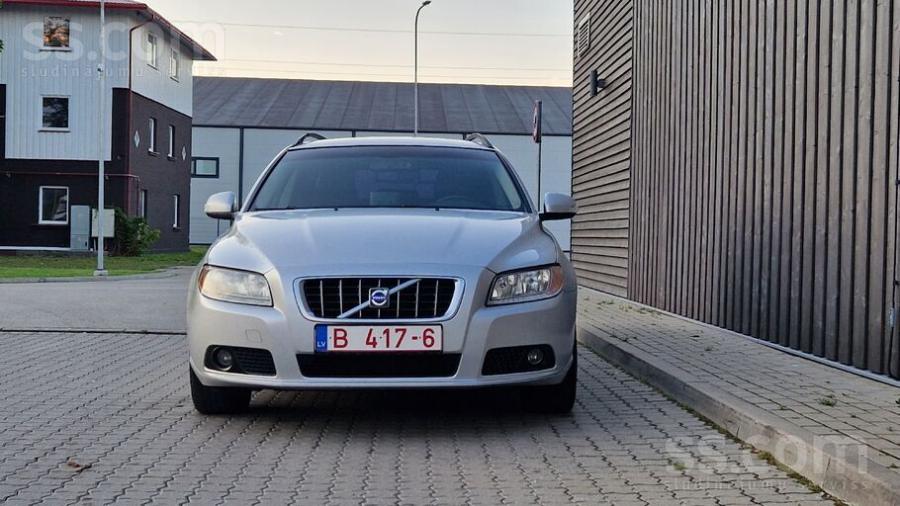 Volvo V70 2009 Jelgava, ar dzinēja tilpumu 2.40 L un nobraukumu 444 tūkst. km par 3150 €, foto 10 vietnē AUTOMOTO.COM.LV
