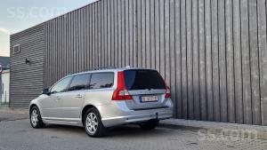 Volvo V70 2009 Jelgava, ar dzinēja tilpumu 2.40 L un nobraukumu 444 tūkst. km par 3150 €, foto 24 vietnē AUTOMOTO.COM.LV