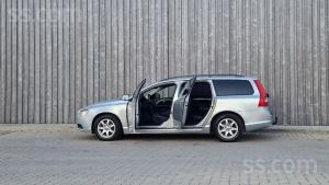 Volvo V70 2009 Jelgava, ar dzinēja tilpumu 2.40 L un nobraukumu 444 tūkst. km par 3150 €, foto 28 vietnē AUTOMOTO.COM.LV