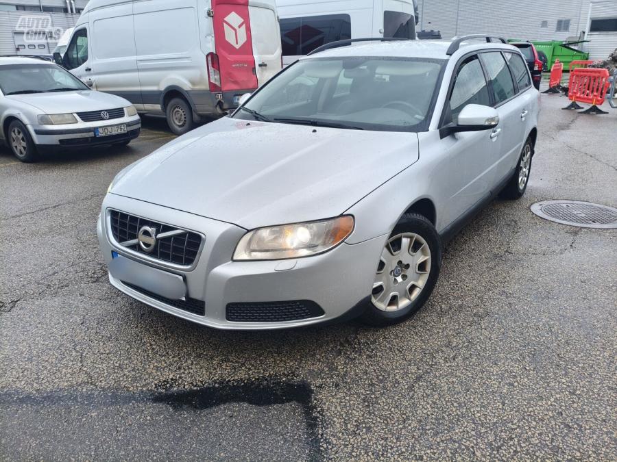 Volvo V70 2009 Viļņa, ar dzinēja tilpumu 2.00 L un nobraukumu 303 tūkst. km par 3300 €, foto 3 vietnē AUTOMOTO.COM.LV