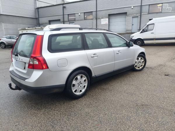 Volvo V70 2009 Viļņa, ar dzinēja tilpumu 2.00 L un nobraukumu 303 tūkst. km par 3300 €, foto 5 vietnē AUTOMOTO.COM.LV