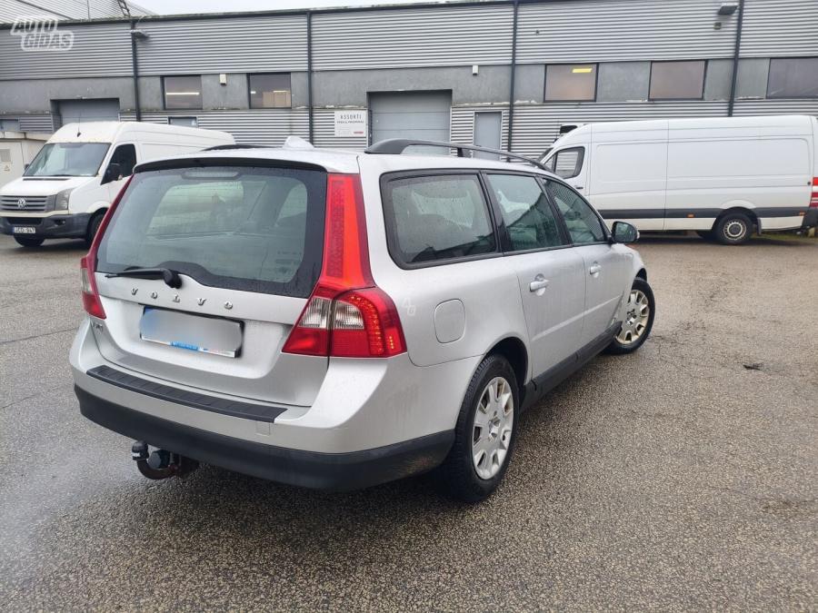 Volvo V70 2009 Viļņa, ar dzinēja tilpumu 2.00 L un nobraukumu 303 tūkst. km par 3300 €, foto 6 vietnē AUTOMOTO.COM.LV