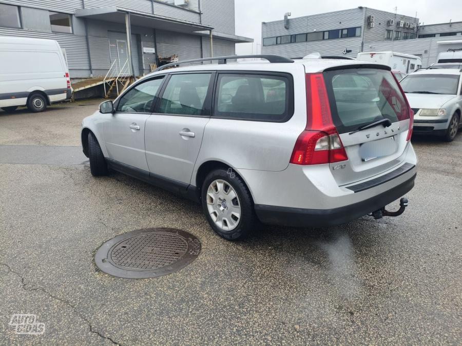 Volvo V70 2009 Viļņa, ar dzinēja tilpumu 2.00 L un nobraukumu 303 tūkst. km par 3300 €, foto 8 vietnē AUTOMOTO.COM.LV