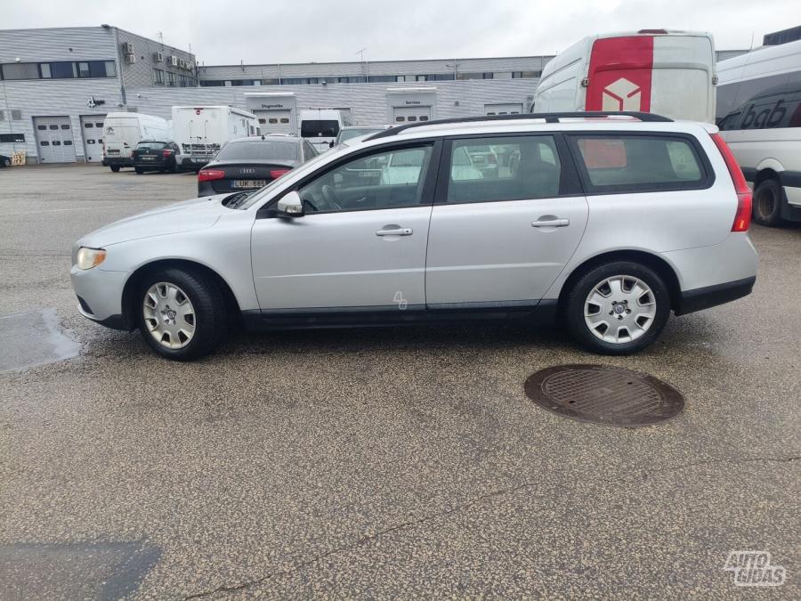 Volvo V70 2009 Viļņa, ar dzinēja tilpumu 2.00 L un nobraukumu 303 tūkst. km par 3300 €, foto 9 vietnē AUTOMOTO.COM.LV