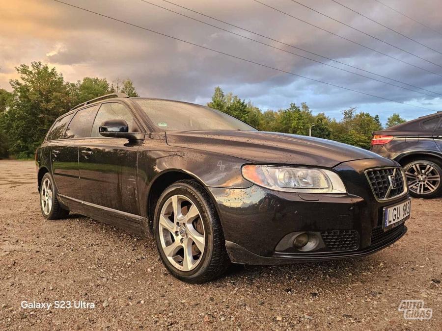 Volvo V70 2009 in Kaunas, with an engine capacity of 2.40 L and mileage of 290 thousand km for 2000 €, photo 3 on AUTOMOTO.COM.LV