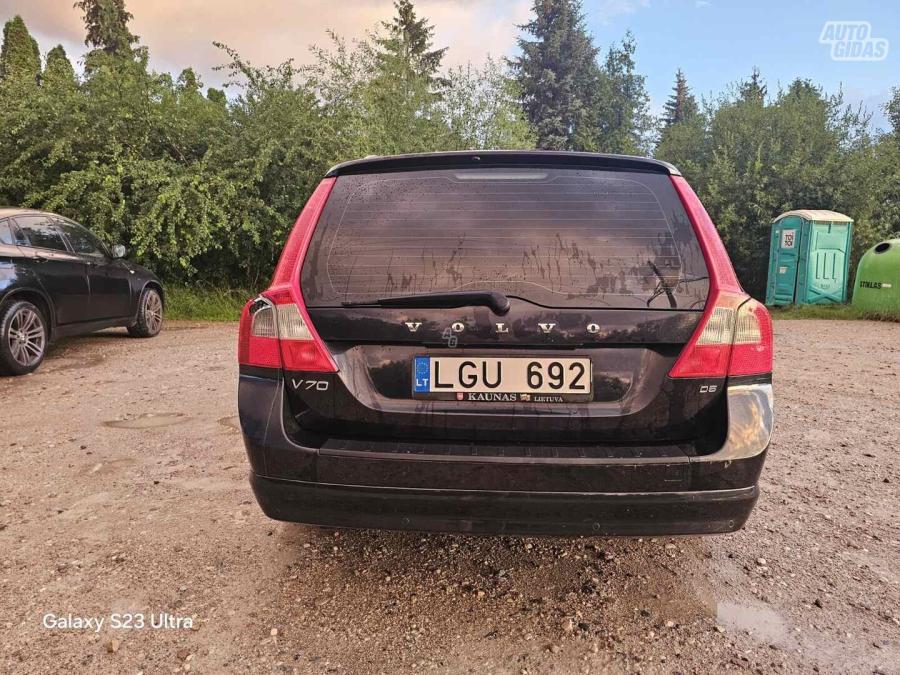 Volvo V70 2009 in Kaunas, with an engine capacity of 2.40 L and mileage of 290 thousand km for 2000 €, photo 7 on AUTOMOTO.COM.LV