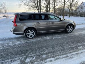 Volvo V70 2009 Prienai, ar dzinēja tilpumu 2.40 L un nobraukumu 280 tūkst. km par 4350 €, foto  vietnē AUTOMOTO.COM.LV