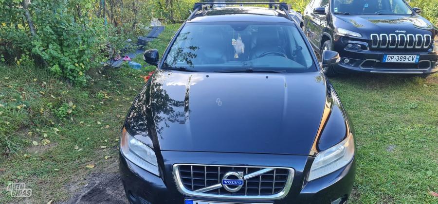 Volvo V70 2009 in Vilnius, with an engine capacity of 2.00 L and mileage of 300 thousand km for 3333 €, photo 1 on AUTOMOTO.COM.LV