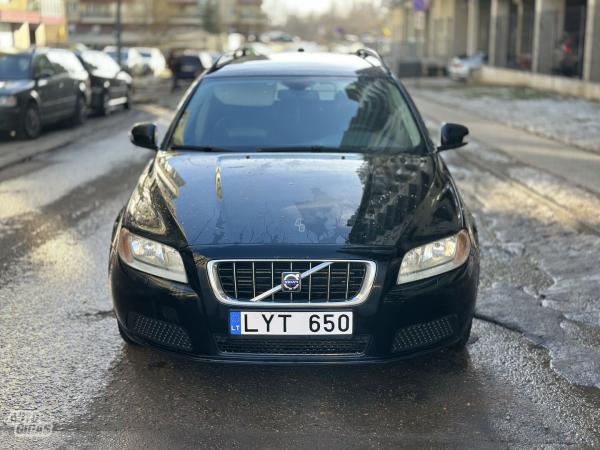 Volvo V70 2009 Viļņa, ar dzinēja tilpumu 2.40 L un nobraukumu 324 tūkst. km par 2500 €, foto 2 vietnē AUTOMOTO.COM.LV